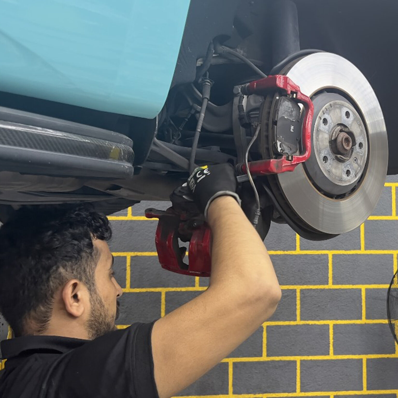 Top Car Garage in Dubai - Auto Garage In Al Quoz